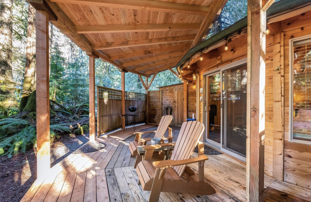 Storm King Cabins at Mt Ranier in Ashford, Washington, United States
