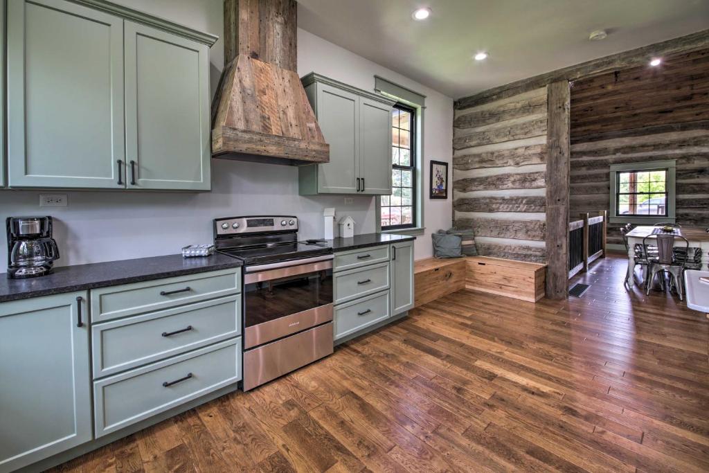 Bross Brothers Cabin with Wraparound Porch! in Cottleville, Missouri ...