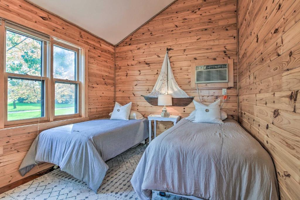 Waterfront Cabin in Detroit Lakes with Deck and Yard in Detroit Lakes ...