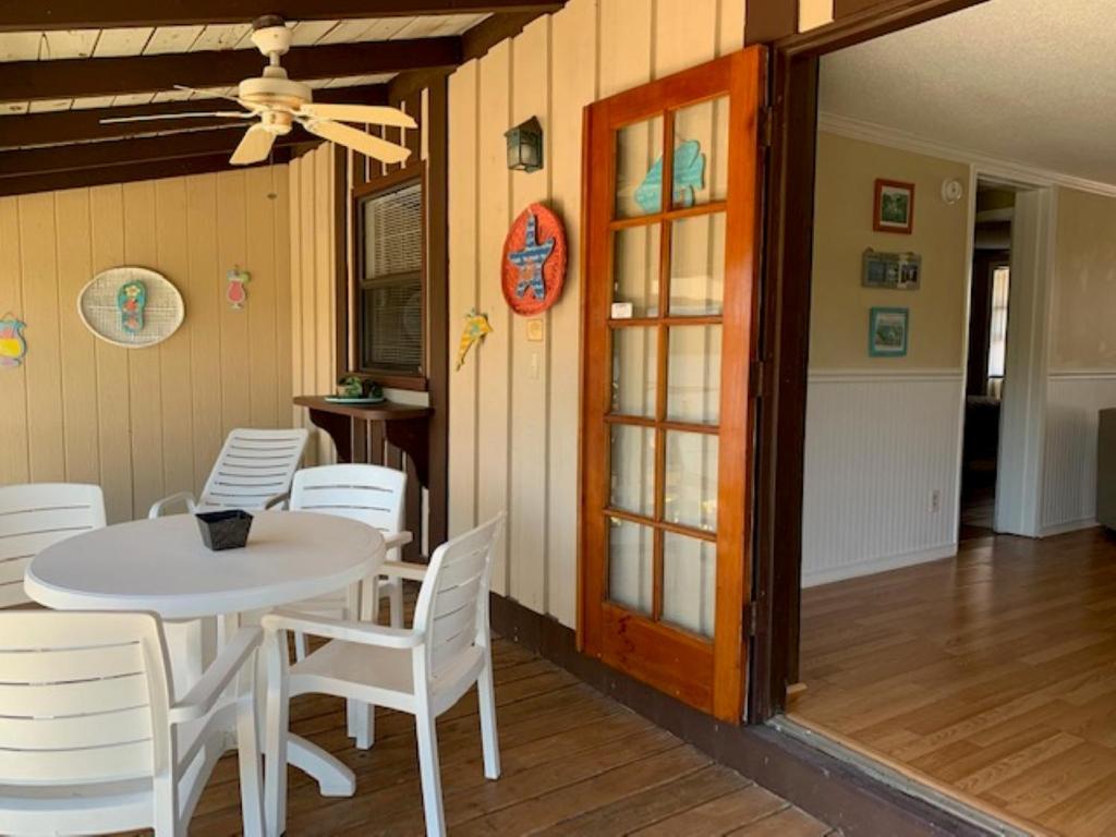 River Wilderness Waterfront Cabins in Everglades City, Florida, United ...