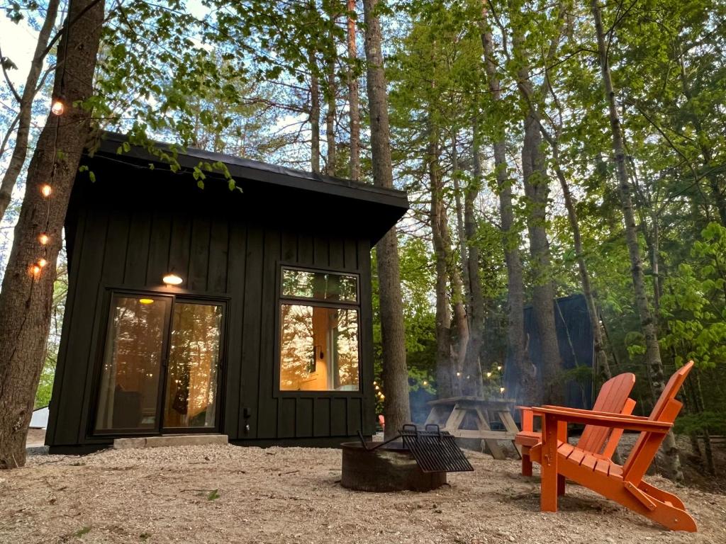 Modern Luxurious Accessible Cabin in the Woods - 16 in Freeport, Maine ...