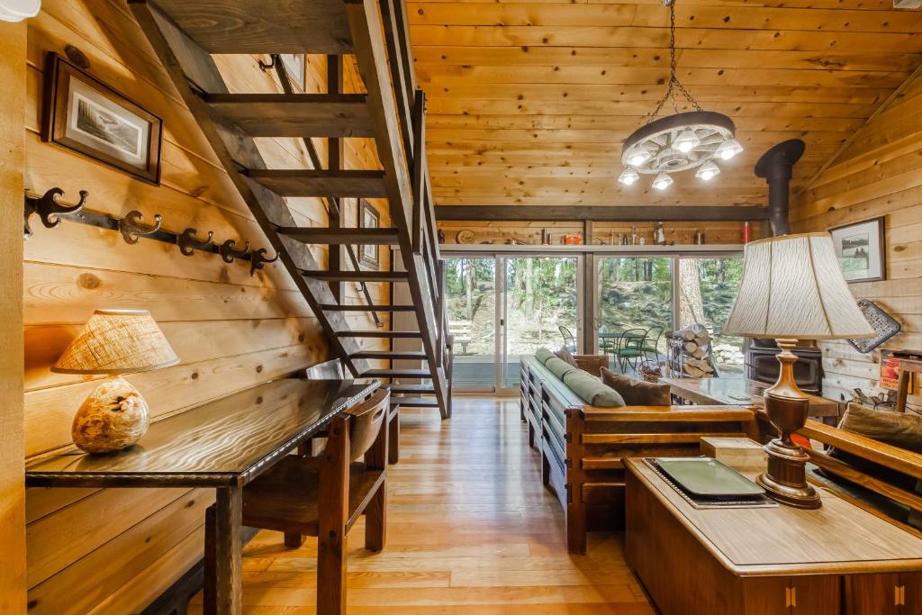 6 Cluster Cabin in Sunriver, Oregon, United States