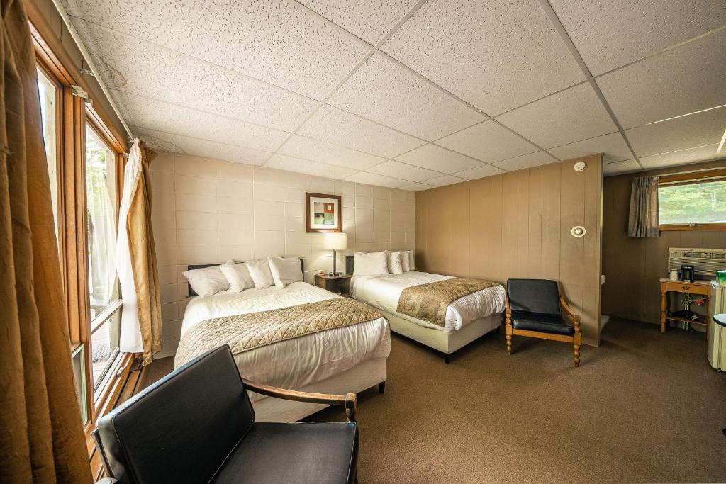 Park Motel and Cabins in Tupper Lake, New York, United States